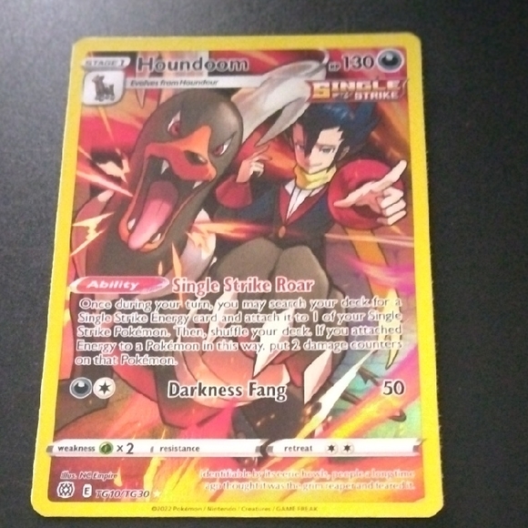 Pokemon | Toys | Houndoom Trainer Gallery | Poshmark